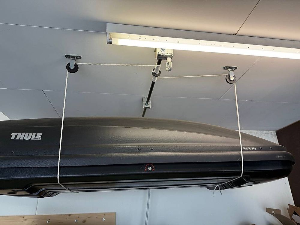 Thule Dachbox Pacific 780 + Thule MultiLift 572 - neuwertig | Kaufen ...