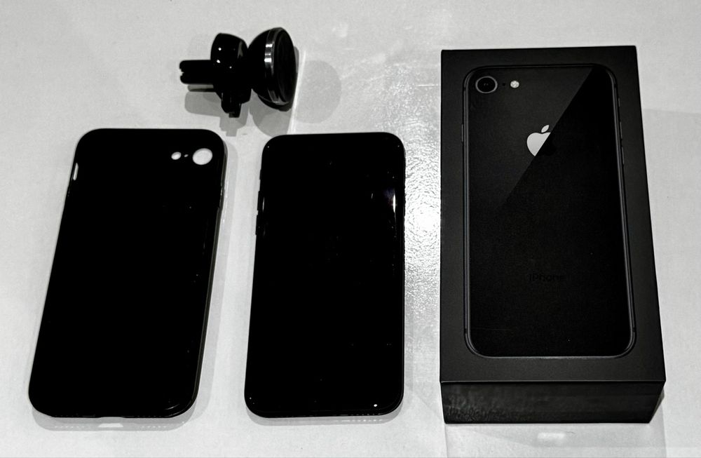 Apple iPhone 8 - 64 GB - Schwarz - OVP - Batterie 91% (Gebraucht) in ...