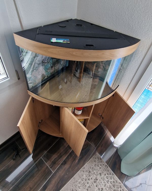 Aquarium JUWEL Trigon 190 (Gebraucht) in für CHF 100 – nur Abholung auf ...