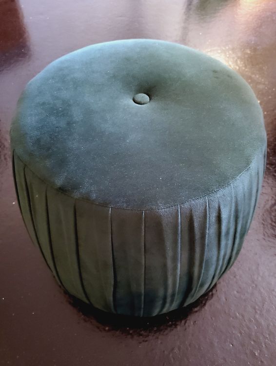 Schöner samtiger Hocker (top Zustand) (Gebraucht) in Bern für CHF 25 ...