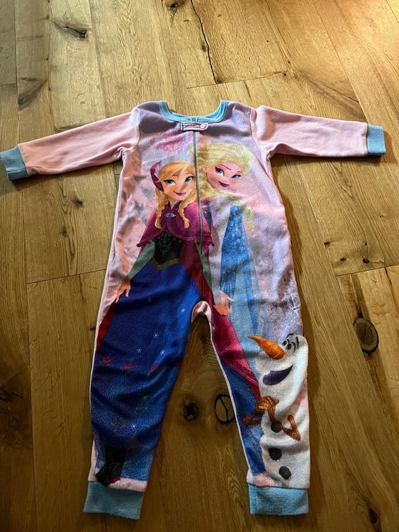 Pijama Elsa/Anna Gr. 110 (Gebraucht) in Würenlos für CHF 6 – mit ...