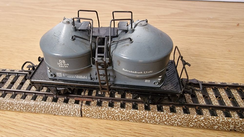 Märklin Güterwagen H0, DB, grau mit zwei Kessel | Kaufen auf Ricardo