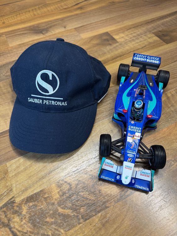 Sauber Petronas C21 Modell 1:18 und originales Sauber Cap (Gebraucht ...