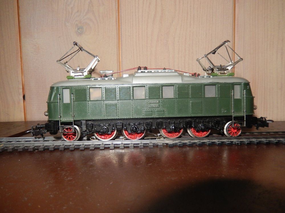 Märklin elektrische Schnellzuglok 3024 (Gebraucht) in für CHF 71 – mit ...