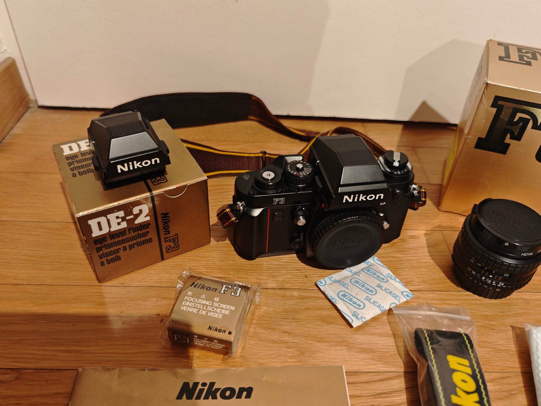 Nikon F3 mit OVP & 35mm f2.5 Objektiv sowie Zubehör (Gebraucht) in ...