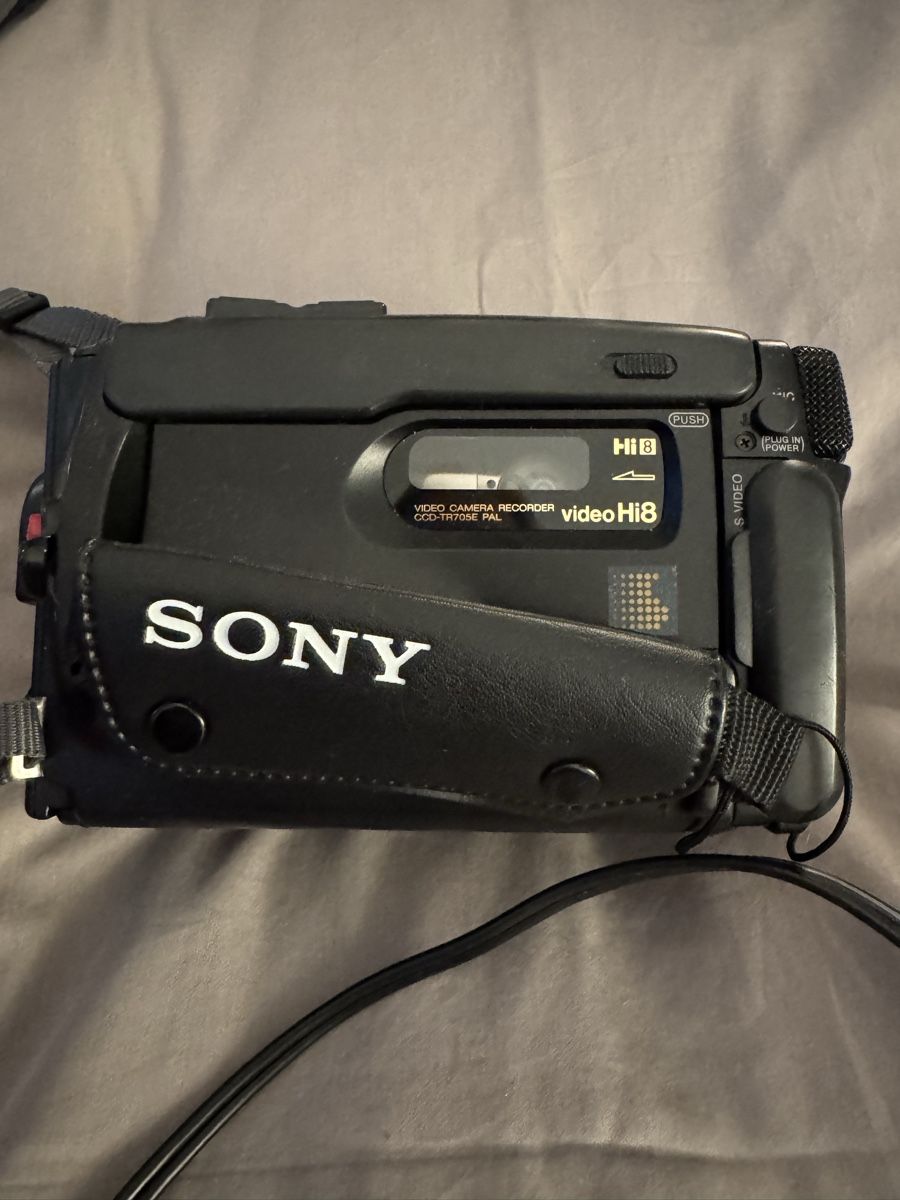 Sony Video Camera Recorder Hi8- CCD-TR705E funktioniert (Gebraucht) in ...