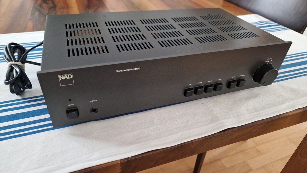 NAD 3120 Vollverstärker (Gebraucht) in Siebnen für CHF 77 – mit Lieferung auf Ricardo kaufen