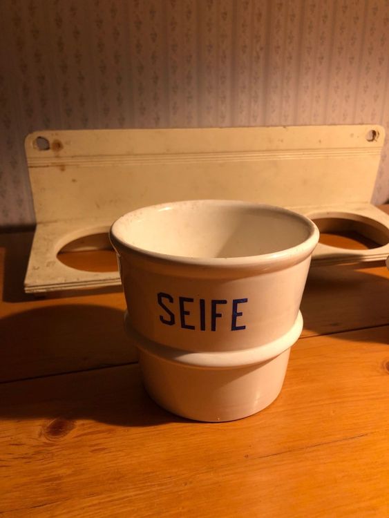 Altes Gestell mit drei Keramik Gefässe Seife, Soda, Sand (Gebraucht) in ...