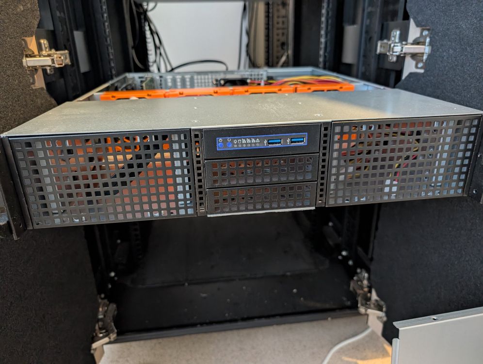 AMD EPYC 7551/H11SSL-i/256GB/Dynatron cooler/2U Case/Rails (Gebraucht ...