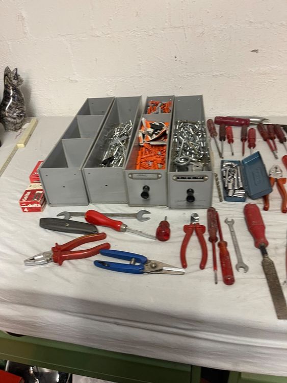 Werkzeuge Nr (102) (Gebraucht) in Effretikon für CHF 20 – nur Abholung ...