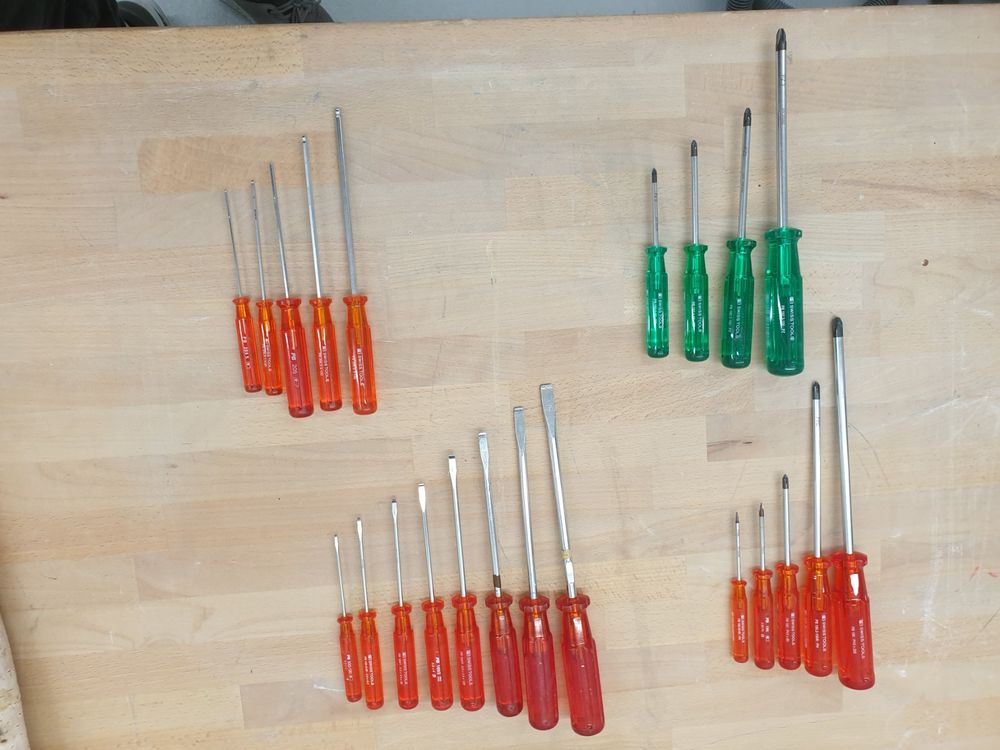 Schraubenzieher Set PB Swiss Tools (Neu (gemäss Beschreibung)) in Hinwil für CHF 100 – mit ...