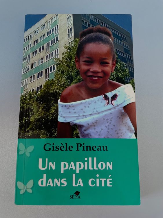 Französisches Buch, Un papillon dans la cité, Gisèle Pineau (Gebraucht ...