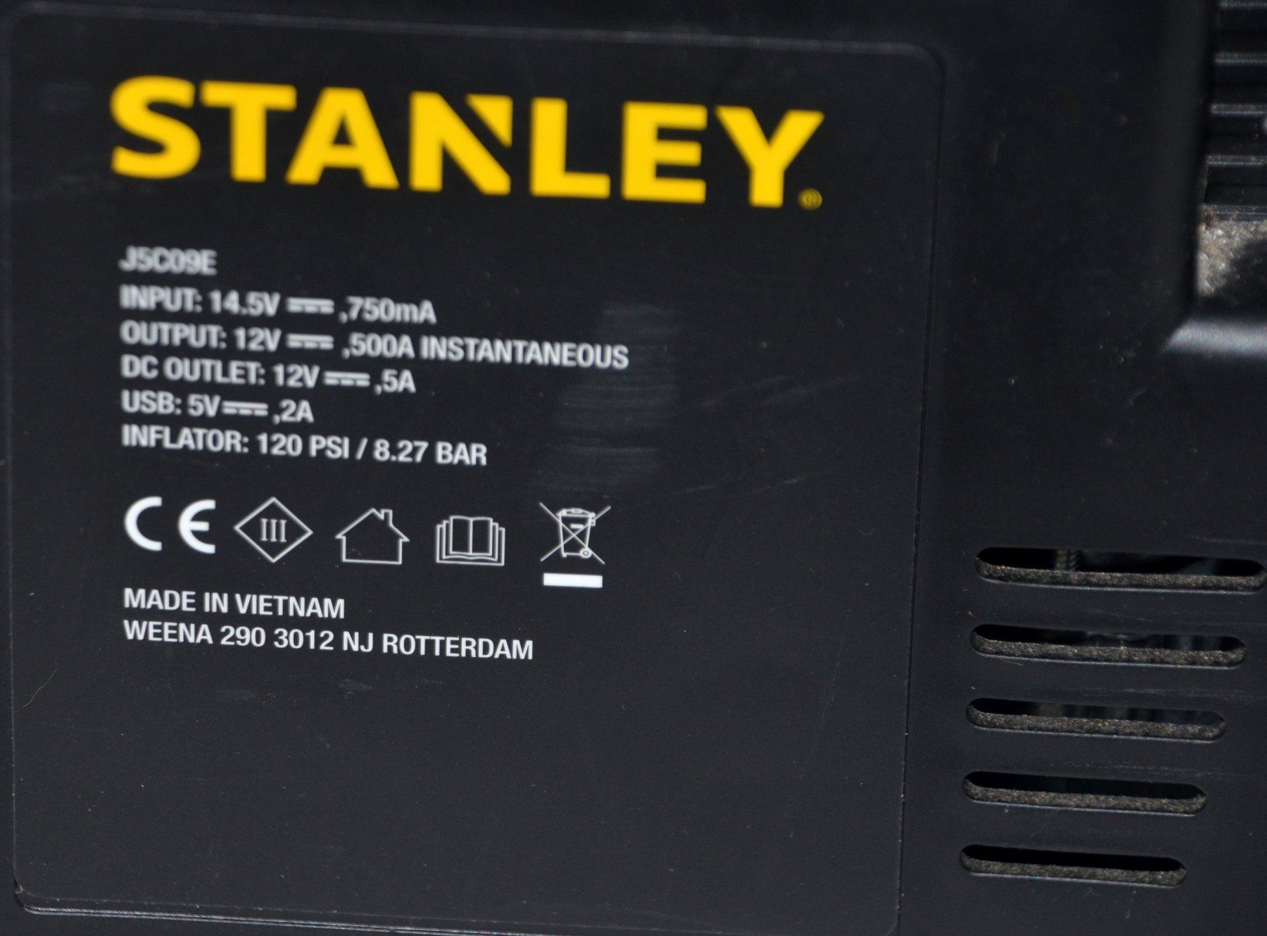Stanley J5C09 500 Amp Jump Starter / Air compressor (Gebraucht) in ...