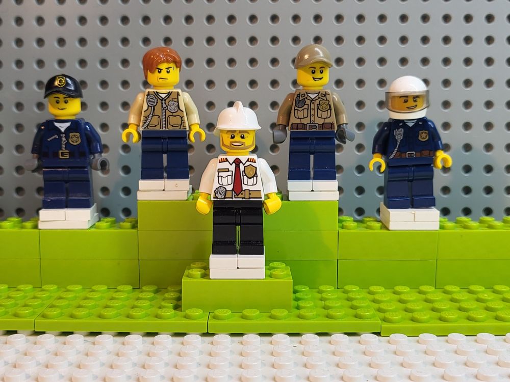5 Lego-Minifiguren Polizei, Original oder viel Eigenkreation (Gebraucht ...