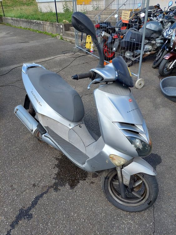 Aprilia Leonardo 125 ccm Roller Scooter Ab 1 Fr (Defekt) in Schleitheim ...