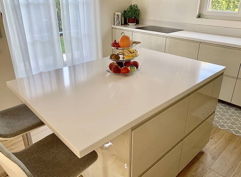 Plateau de cuisine en quartz blanc (D'occasion) à Vufflens-la-Ville ...