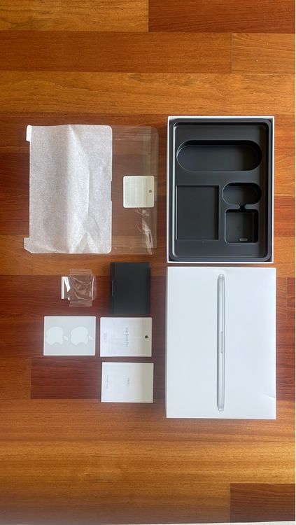 13.3” MacBook Pro empty box & packaging (Gebraucht) in Goldau für CHF 3 ...