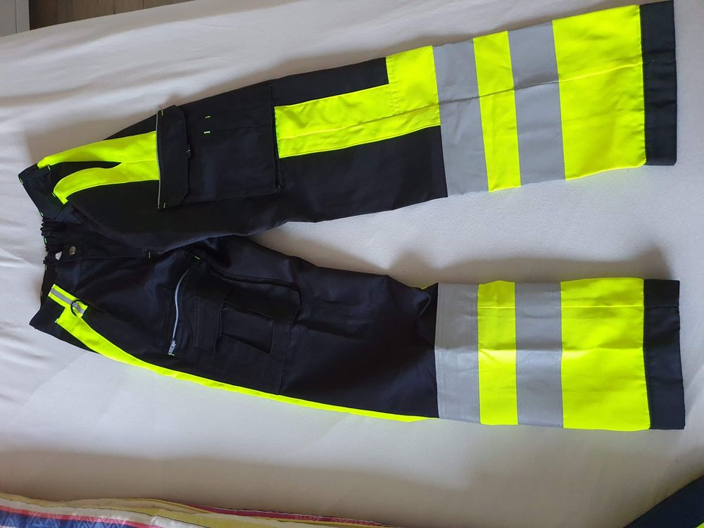 Einsatzhose- Samariter schwarz / gelb (Neu (gemäss Beschreibung)) in ...