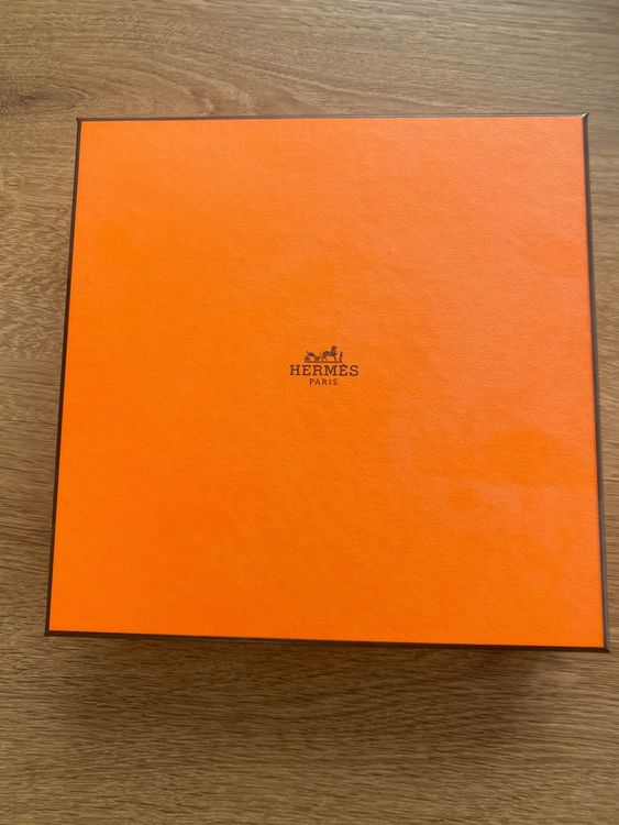 Hermes Box (Gebraucht) in Altendorf für CHF 8 – mit Lieferung auf ...