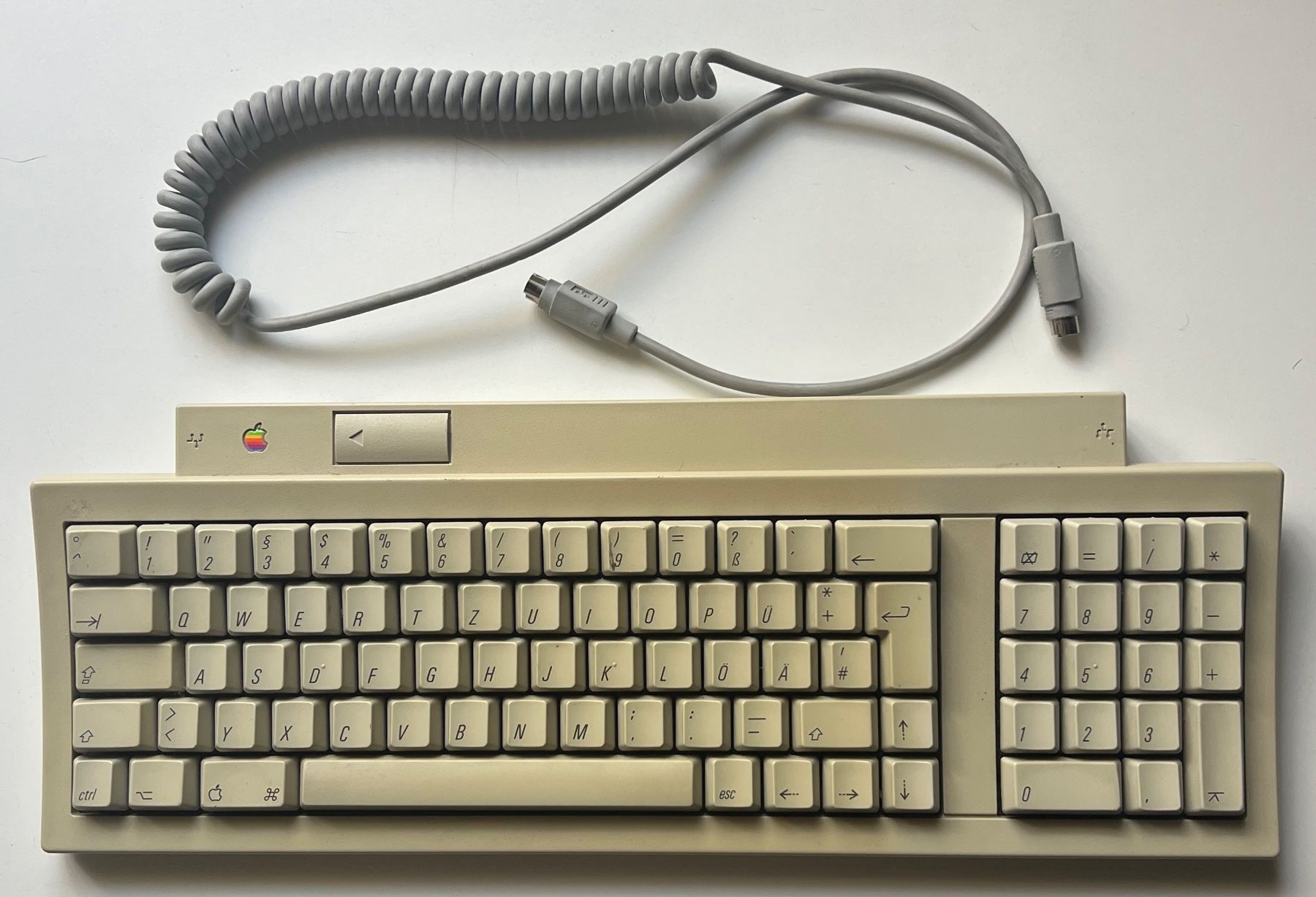 Apple Keyboard II / ADB / Nr. M0487 / inkl. Anschlusskabel (Gebraucht ...