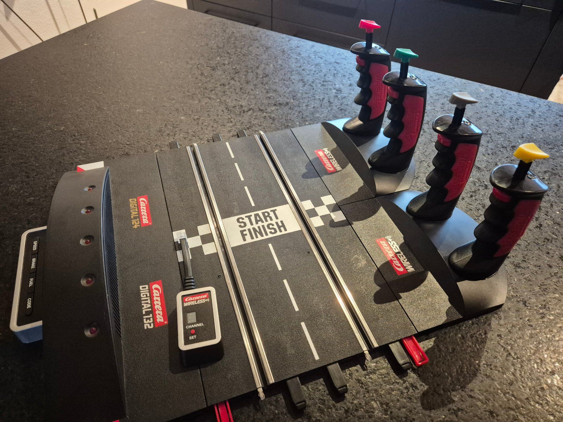 Carrera Digital 132 Wireless Set, Handregler (4 Fach) (Gebraucht) in ...