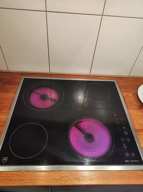 Plaque vitrocéramique V-Zug 4 feux seconde main (D'occasion) à fribourg ...