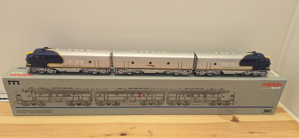 3662 Märklin Diesel-elektrische Lokomotive GM EMD F7 (Gebraucht) in ...