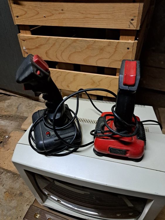 Comodore 64 (Gebraucht) in Albligen für CHF 175 – nur Abholung auf ...