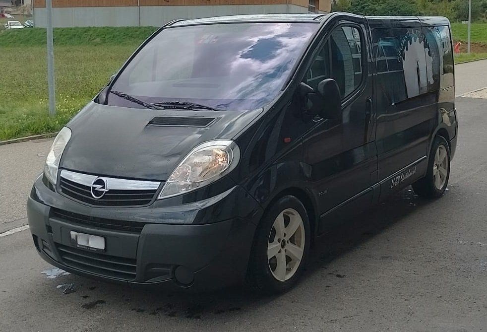 Bon Bus Opel Vivaro 2.5 CDTi J28/30 8 places. Turbo diesel (Gebraucht ...