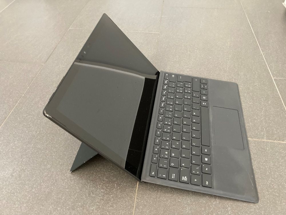 Surface Pro 7 1866 8gb Ram 256gb Ssd Gratis Dock Pen Kaufen Auf