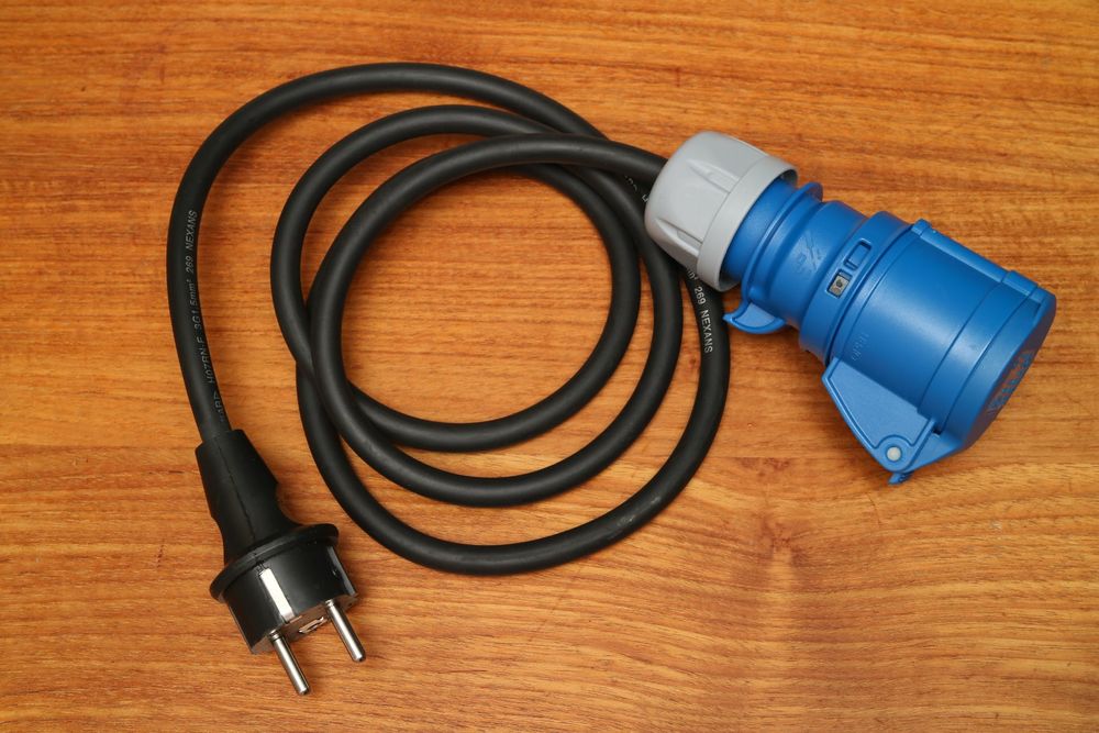 Camper Stromadapter (Neu und originalverpackt) in Wettswil für CHF 3 ...