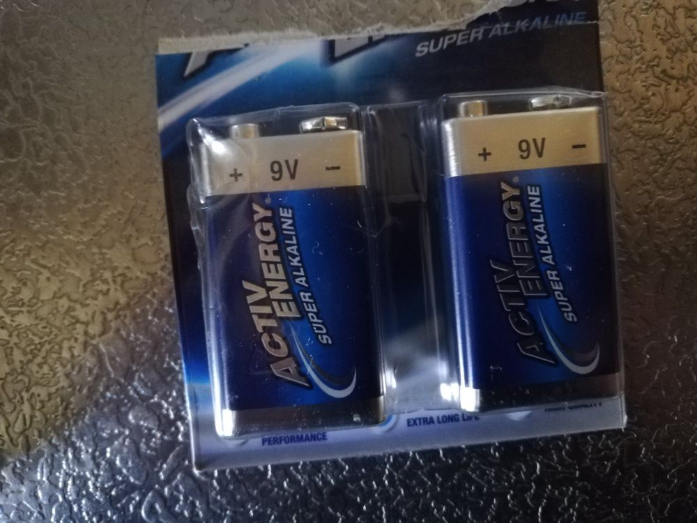 Batterien 9V Super Alka Line (Neu und originalverpackt) in Glarus für ...