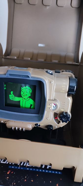Pipboy 3000 "Fallout 4" (Gebraucht) in Ostermundigen für CHF 21 – mit ...