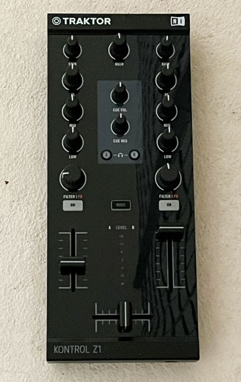 NATIVE INSTRUMENTS Traktor Kontrol Z1 | Kaufen auf Ricardo