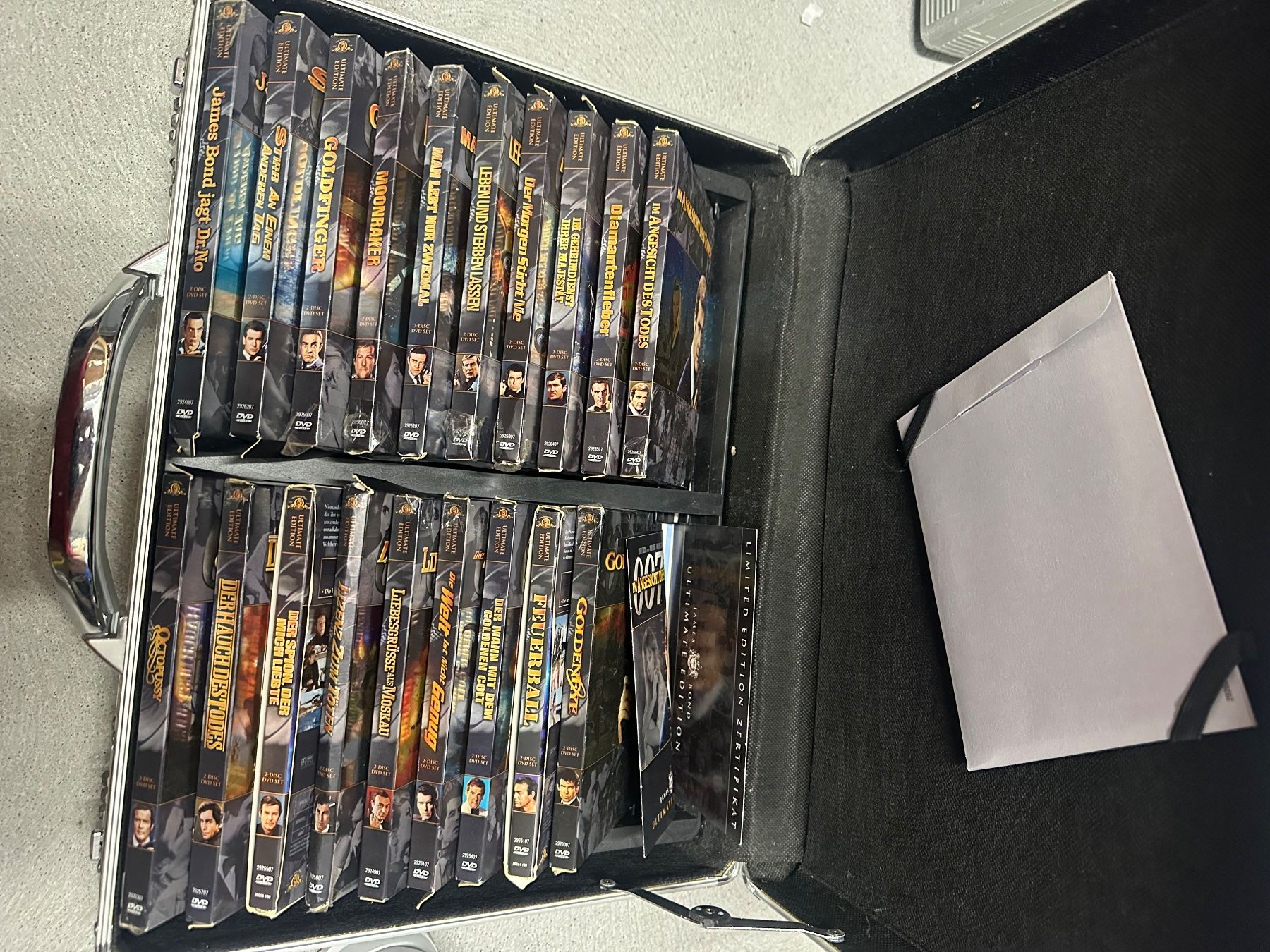 James Bond Monster Koffer (Gebraucht) in Zürich für CHF 20 – nur ...