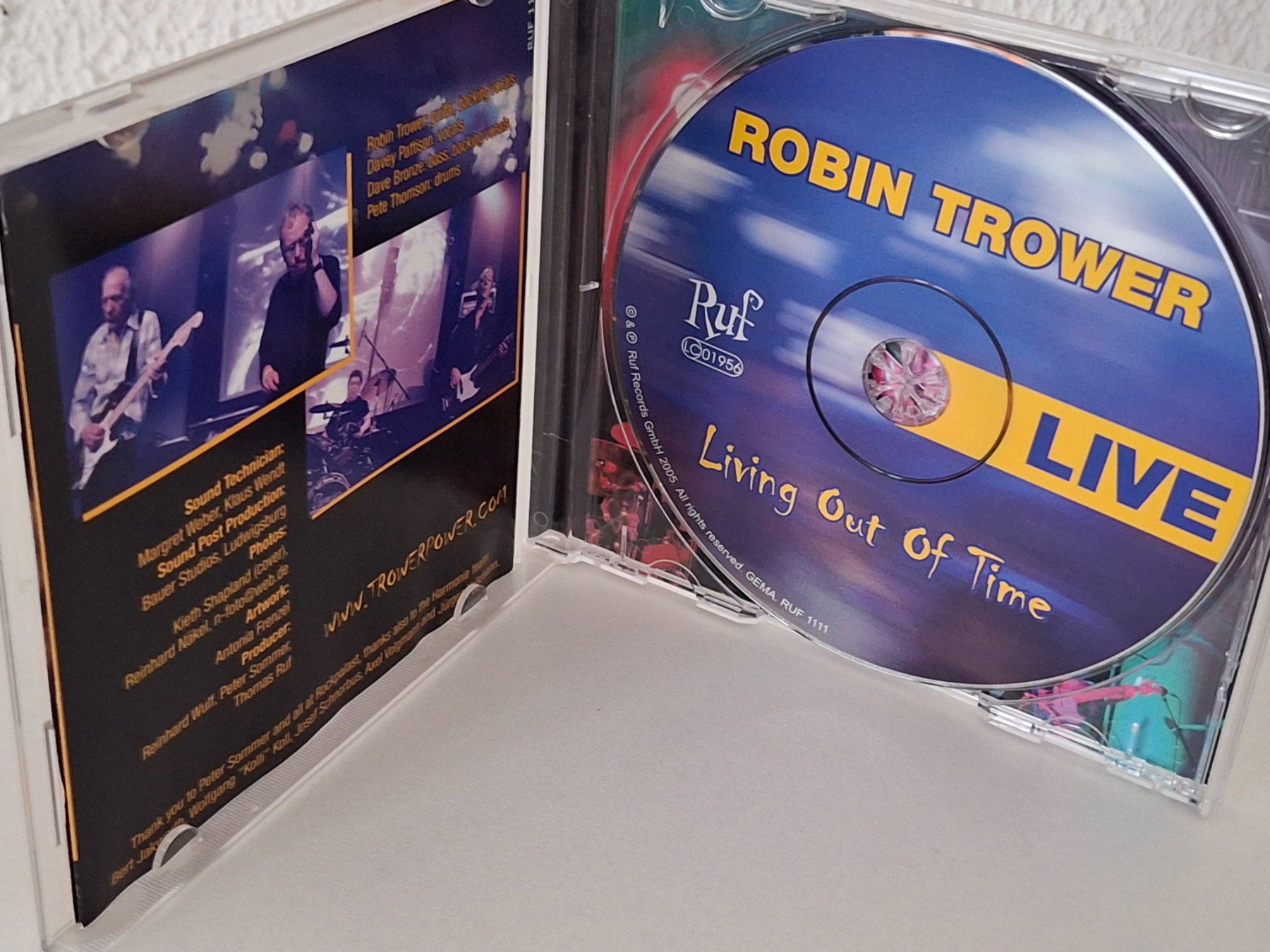 CD Robin Trower - Living Out Of Time (Live) - Selten! Top! (Gebraucht ...