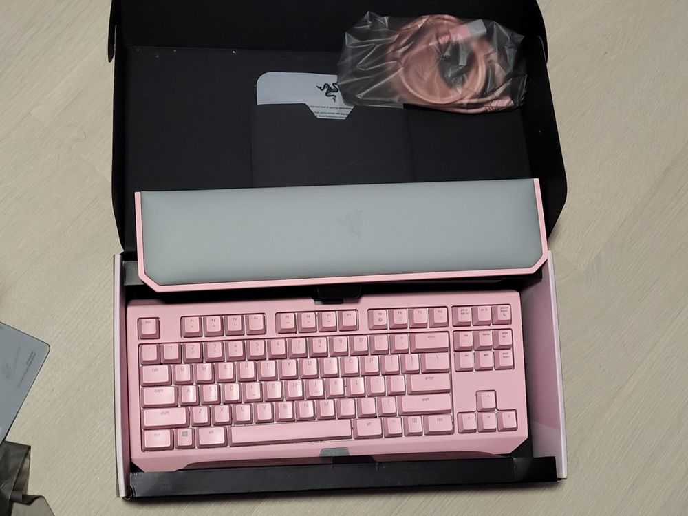 Razer Blackwidow Pink Keyboard Rosa Tastatur Clavier Rose | Kaufen auf ...