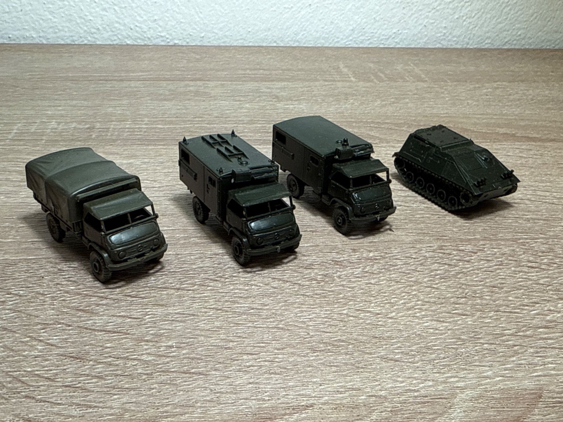 4x Roco camions (8) (D'occasion) à St-Aubin-Sauges pour CHF 10 – avec ...