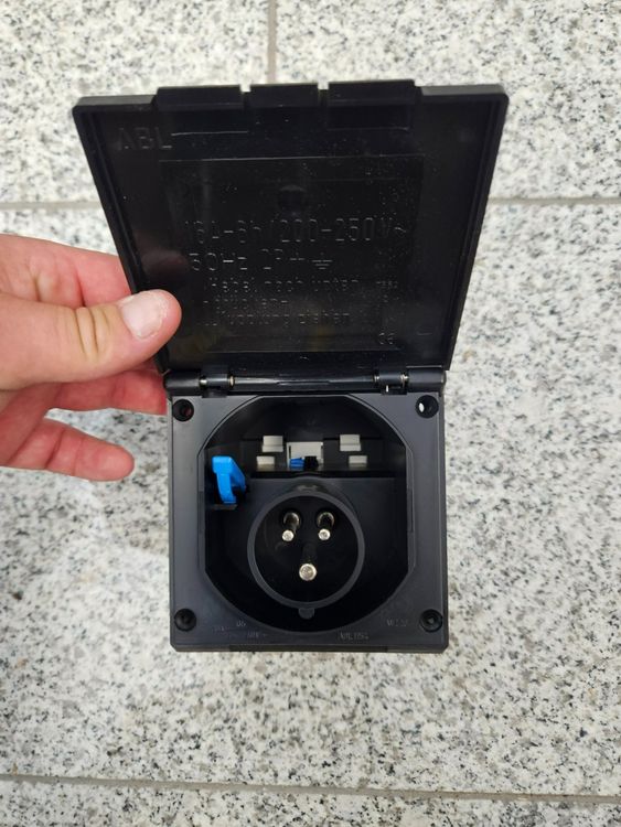 Camping CEE-Caravan-Einspeisungsstecker 230V / 16A (Neu (gemäss ...