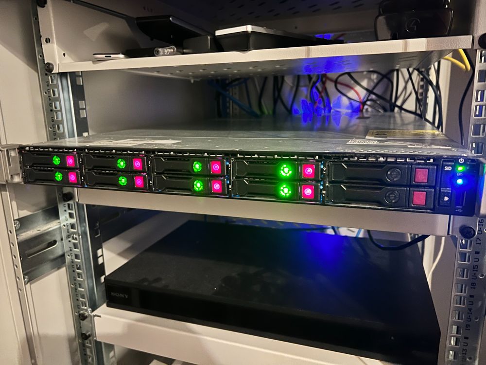 HP Proliant DL360P Gen8 Server mit "512 GB RAM" 9TB Harddisk (Usato) a ...