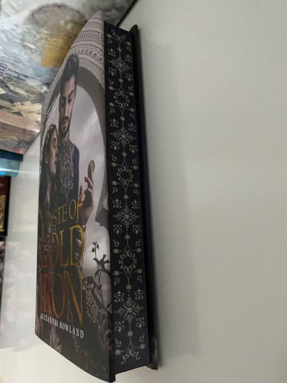 A Taste of Gold & Iron - Alexandra Rowland Bookish Box (Neu (gemäss ...