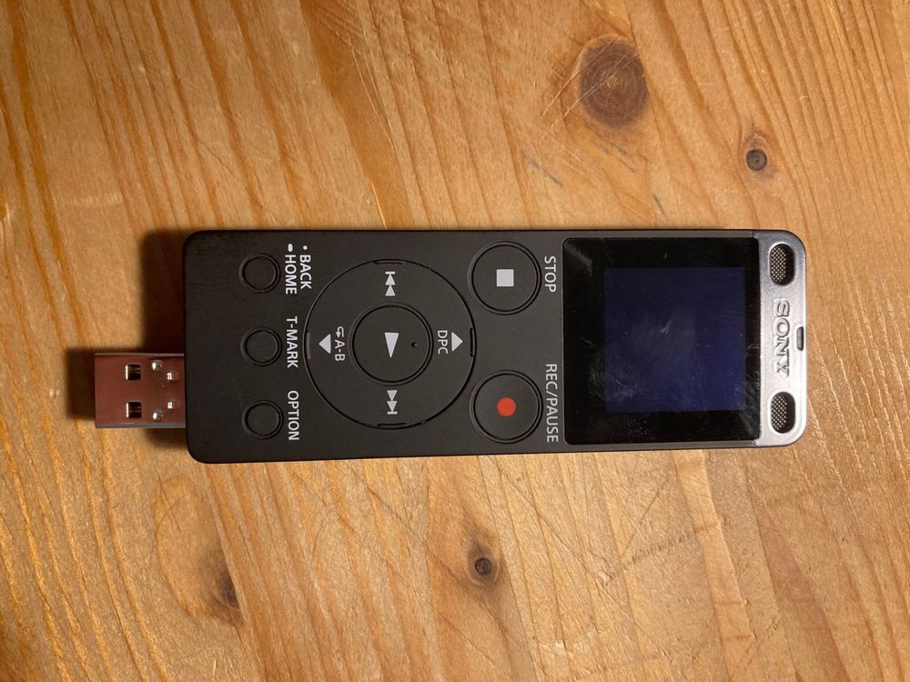 Diktiergerät Sony ICD-UX560 (Gebraucht) in Basel für CHF 15 – mit ...