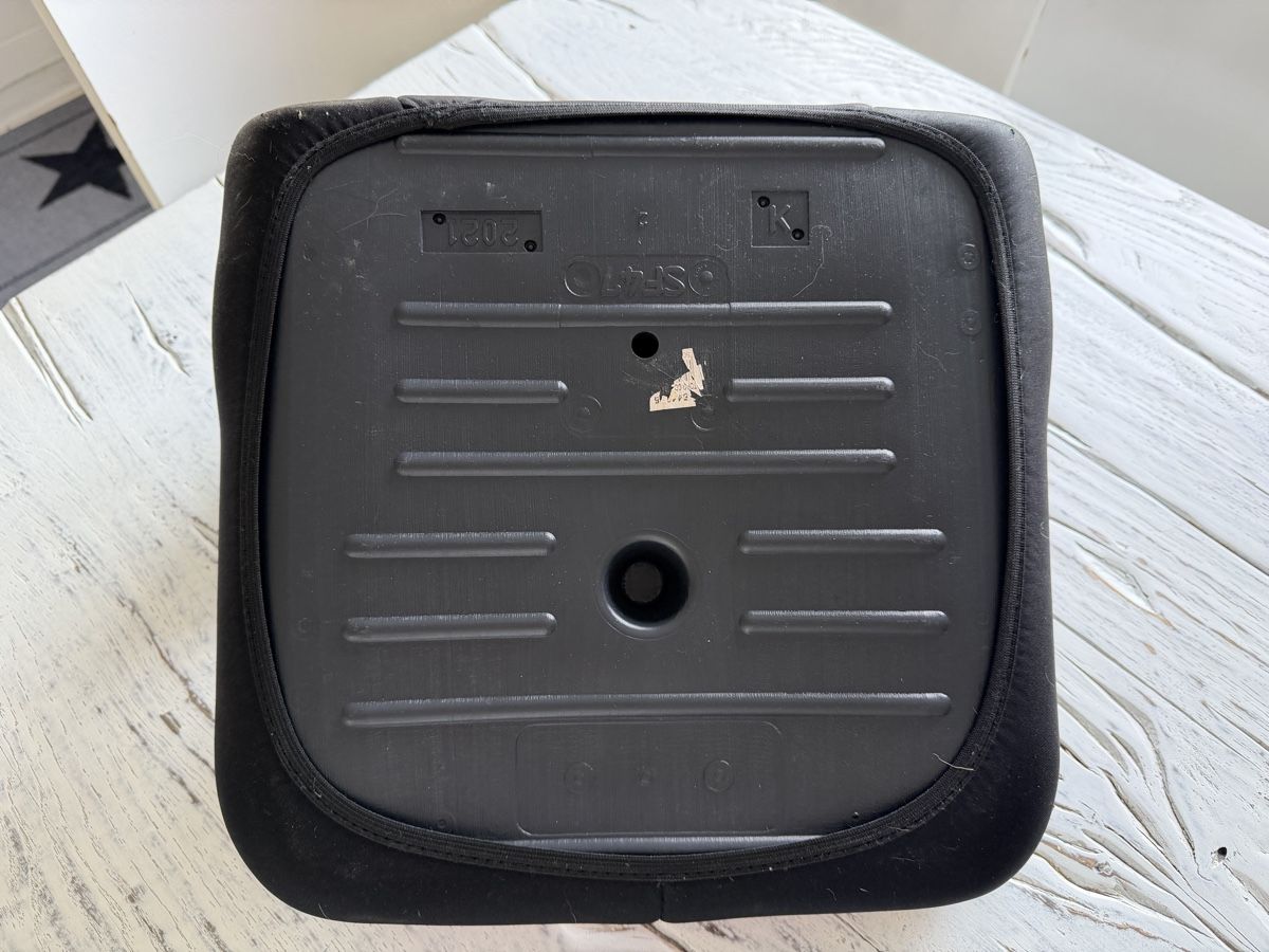 Kindersitzerhöhung Cars (Gebraucht) in Schönenbuch für CHF 6 – mit ...