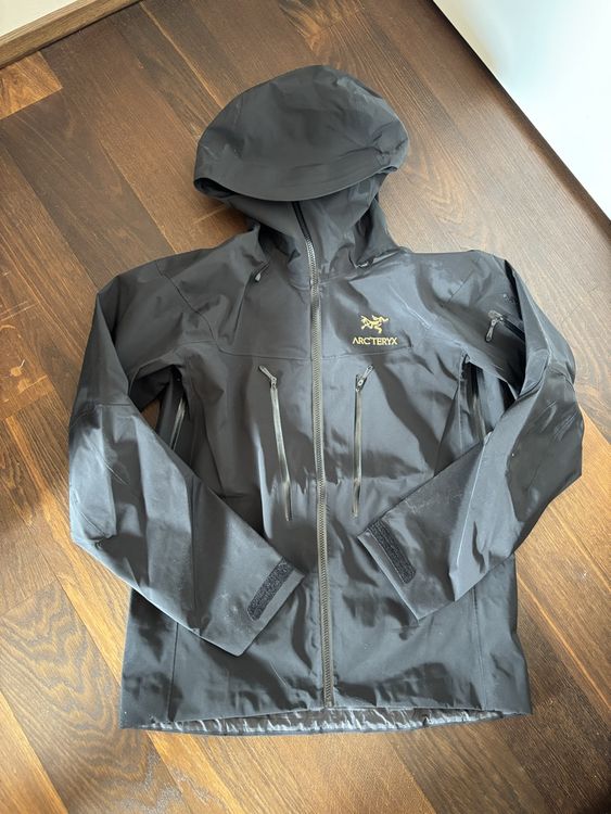 ARC'TERYX - Alpha SV Jacket 24K Black - Regenjacke (Neu (gemäss Beschreibung)) in Männedorf für ...