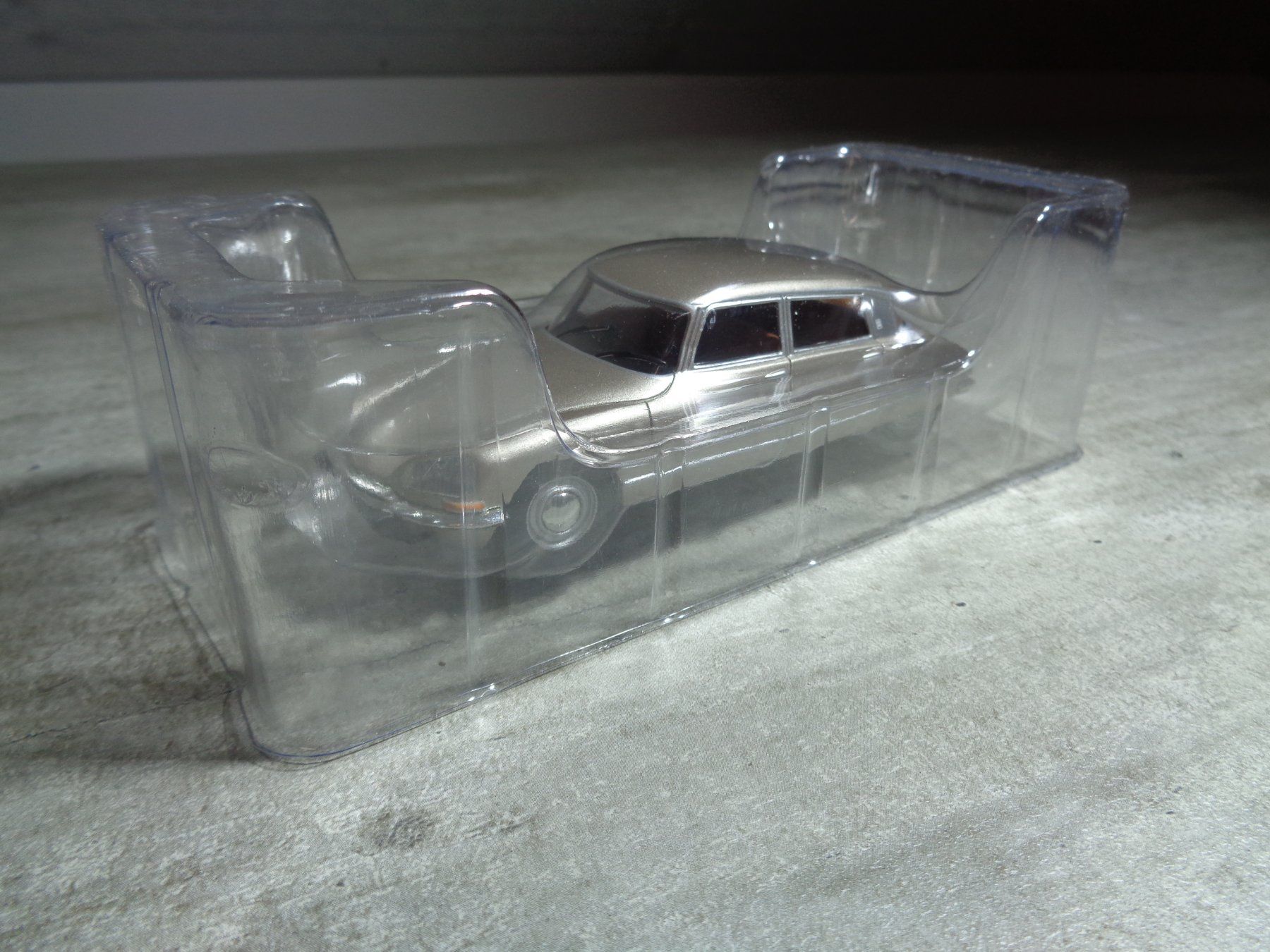 Norev 1:43 Classic Car Citroën DS 21 Champagne Metallic 1968 (Neu und ...