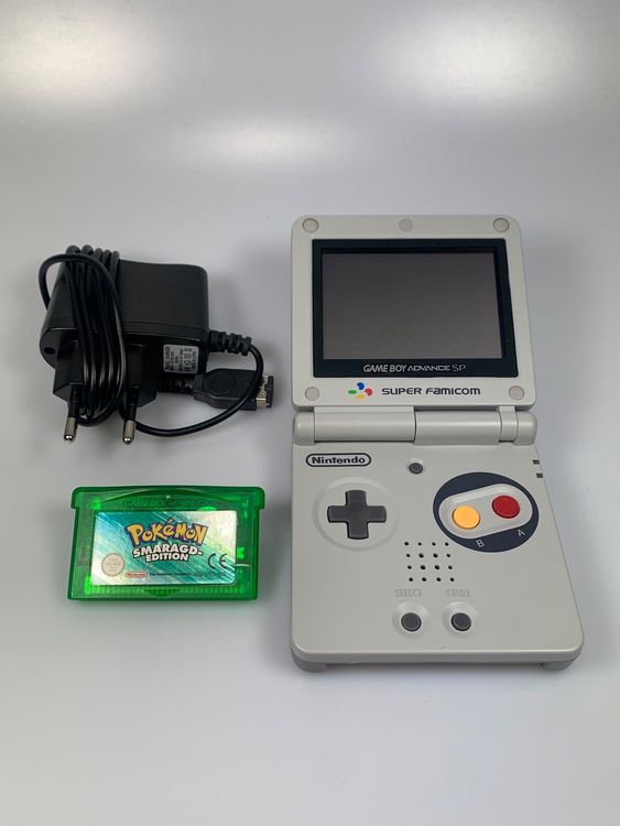 Gameboy Advance SP im SNES Style inkl. Pokémon Smaragd (Gebraucht) in ...