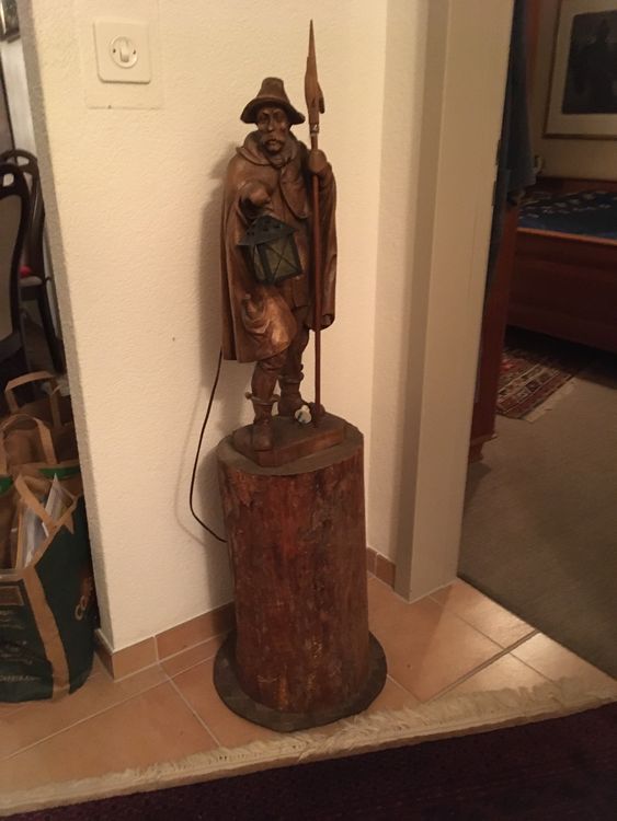 Skulptur, Holz, Nachtwächter mit Lampe H: 120 cm, DM 27 cm (Gebraucht ...
