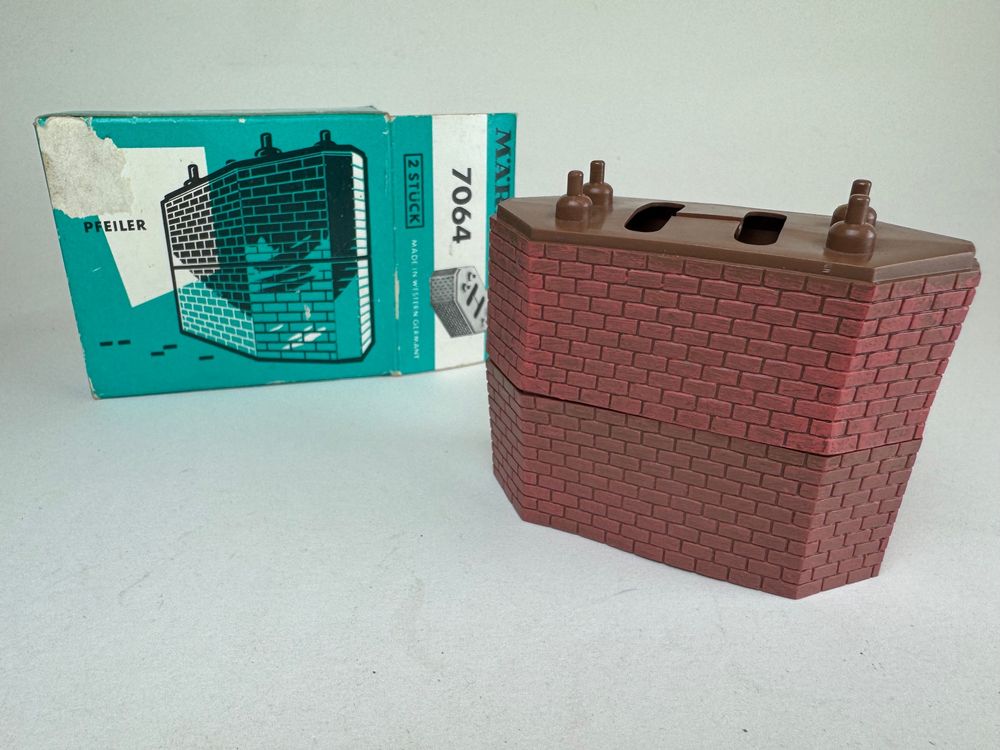Märklin 7064 Brückenpfeiler in Orginalverpackung (Gebraucht) in Elm für ...