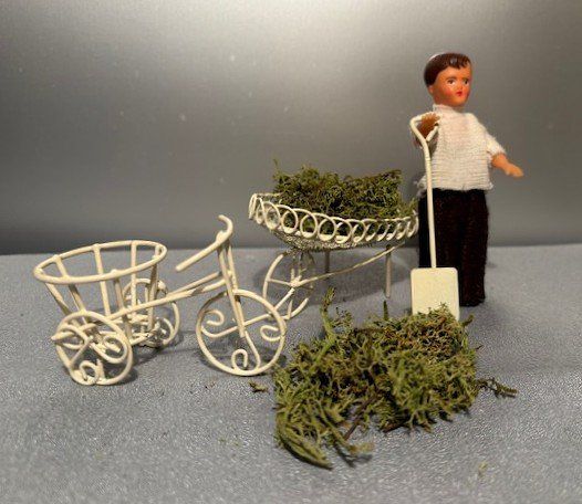 Miniatur Deko Set ARI Bub mit Schaufel, Schubkarre Velo Pst (Neu ...