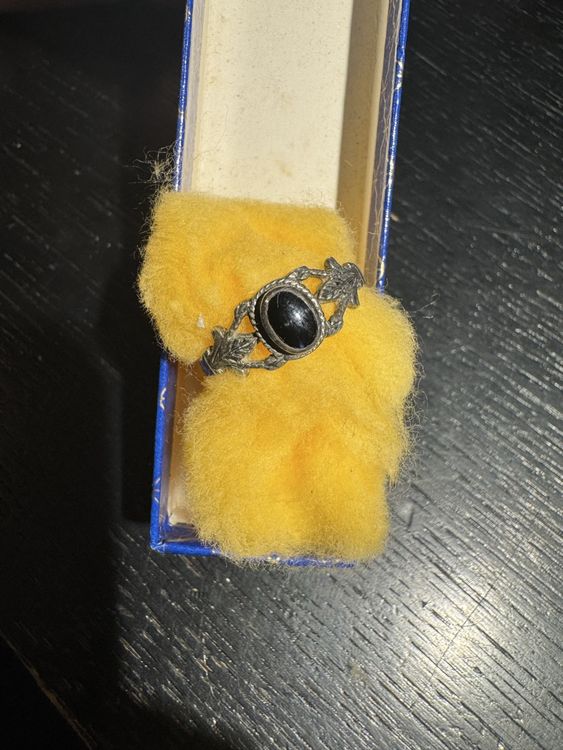 Silberring mit schwarzem Stein (Gebraucht) in Buchs AG für CHF 10 – mit ...